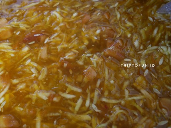 Rujak Manis Kutablang, Rujak Unik Dari Aceh - Triptofun